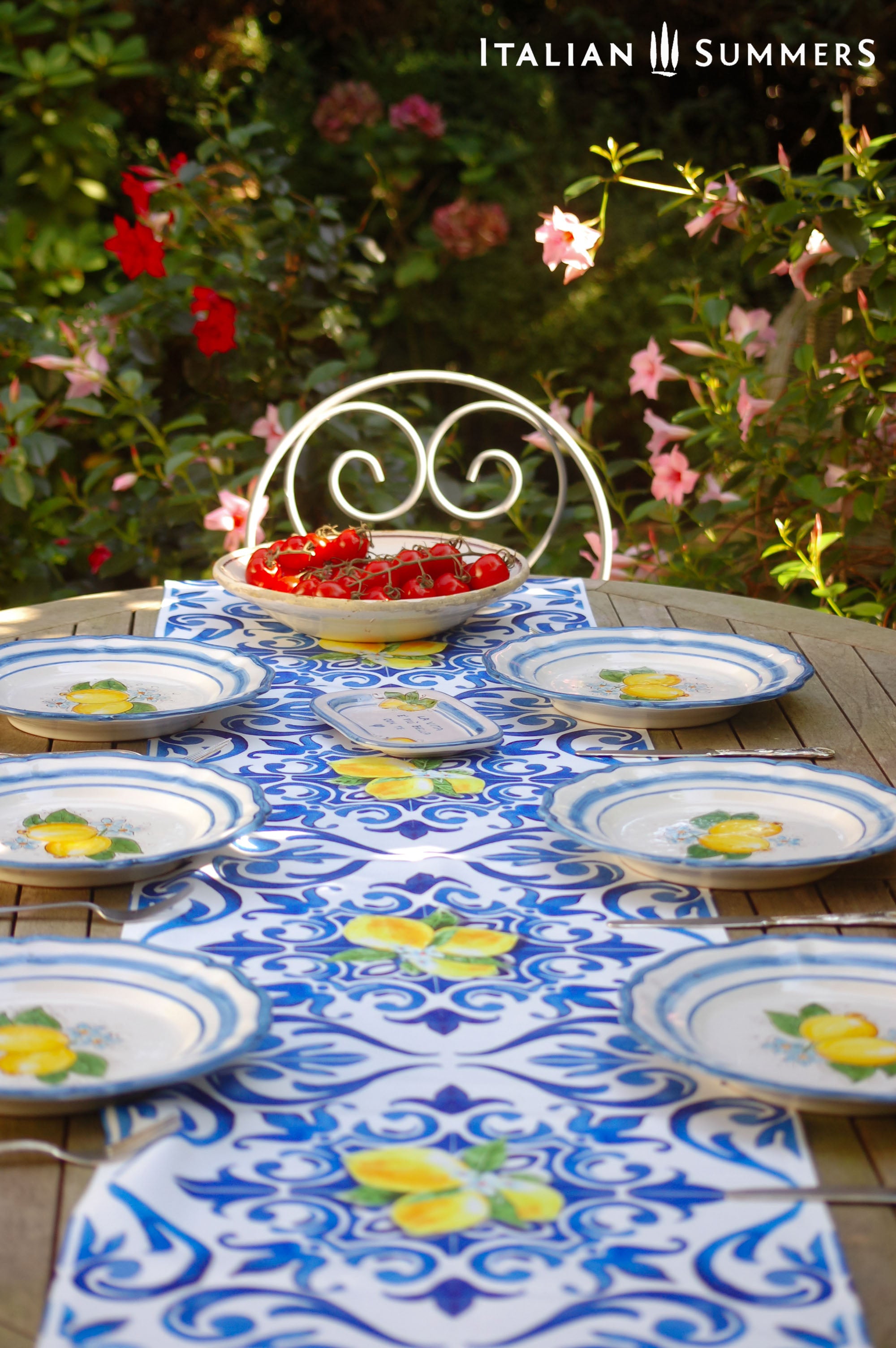 Italian ceramic scalloped dinner plate with Amalfi Coast lemons ...